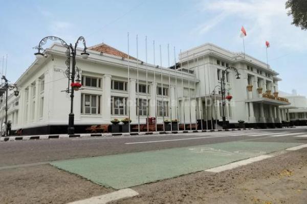 Menelusuri Jejak Kolonial Lewat Bangunan Tua di Jawa Barat